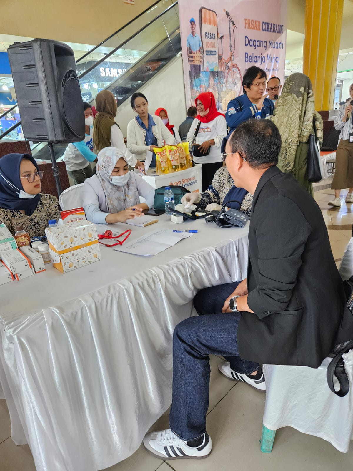 Bank BRI Cabang Cikarang Bantu Masyarakat Dagang Mudah Belanja Murah di ...